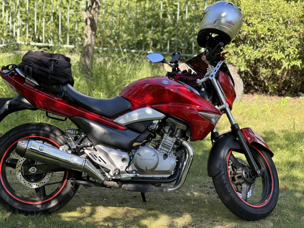SUZUKI GSR250（カスタム済）の紹介